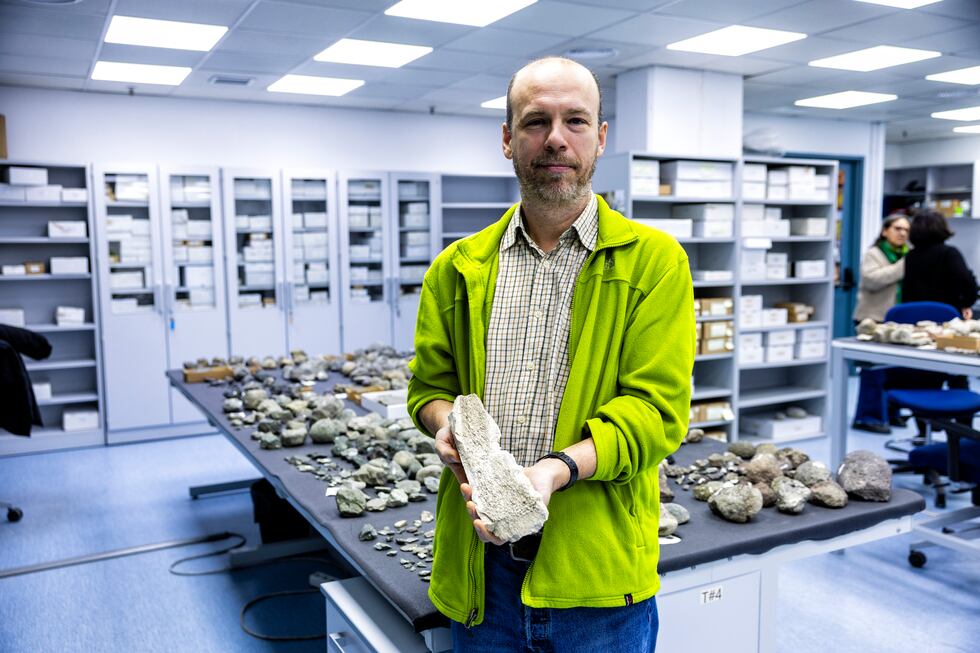 Africa: Archaeologists discover humanity’s first knives, carved from ...