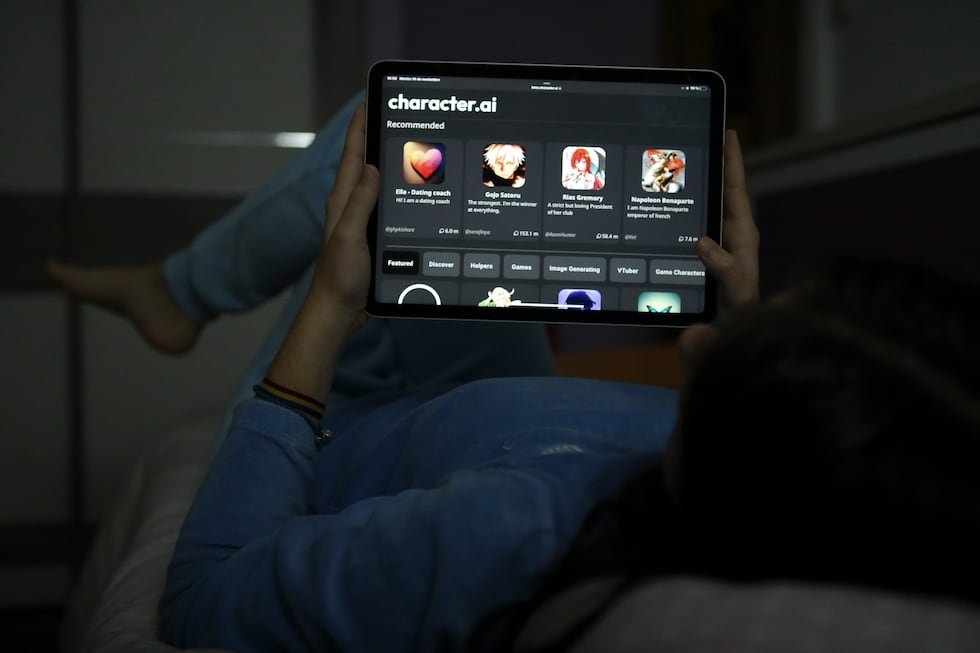 Character.AI: “Eras tú la que estaba disfrutando, perra”. Una célebre ...