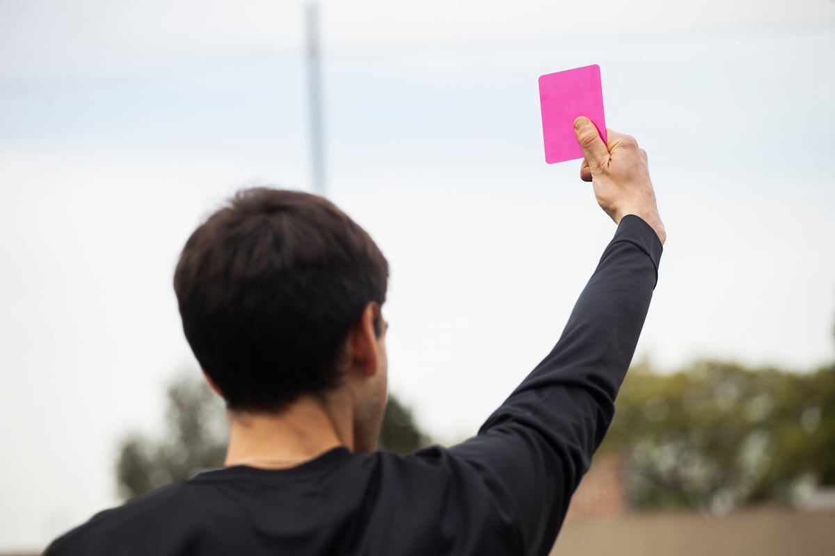 How does the pink card that will be used in Copa América 2024 work ...