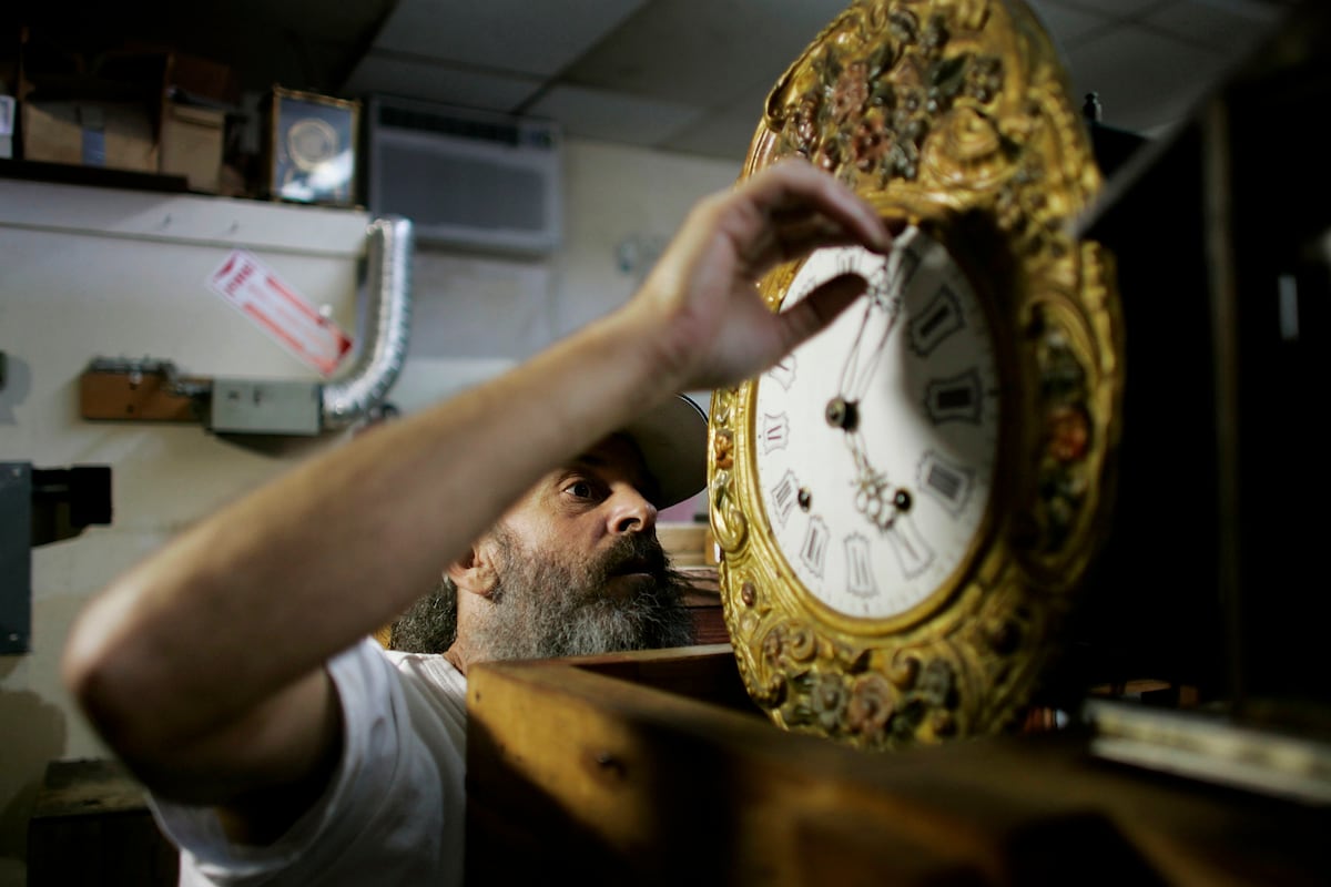 End of US daylight savings time 2023: When do the clocks ‘fall back ...