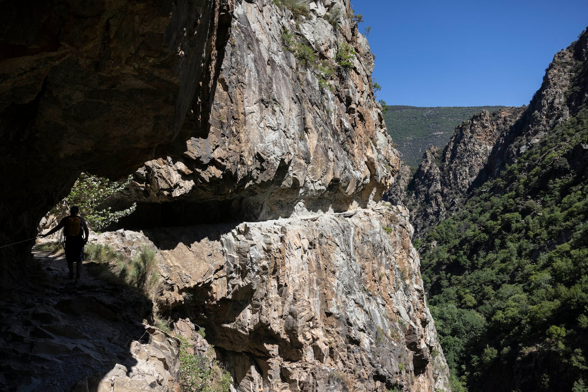 Las Gorges de Carançà: una profunda senda excavada en la roca que ...