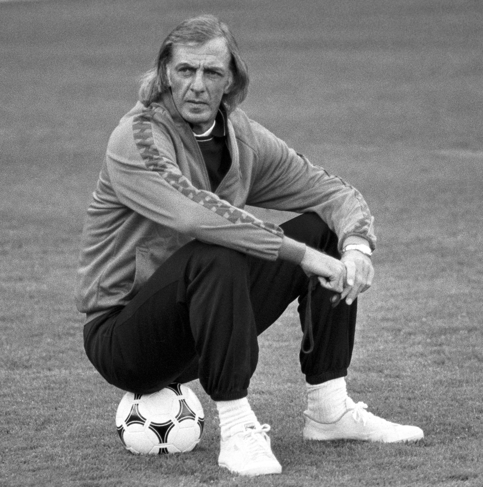 Muere César Luis Menotti, exentrenador del Barcelona y de la Argentina ...