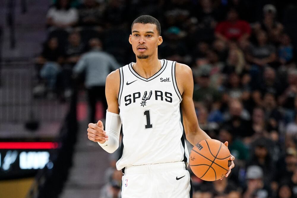 Wembanyama scores 23 in Spurs’ 120-104 victory over Heat | Sports | EL ...