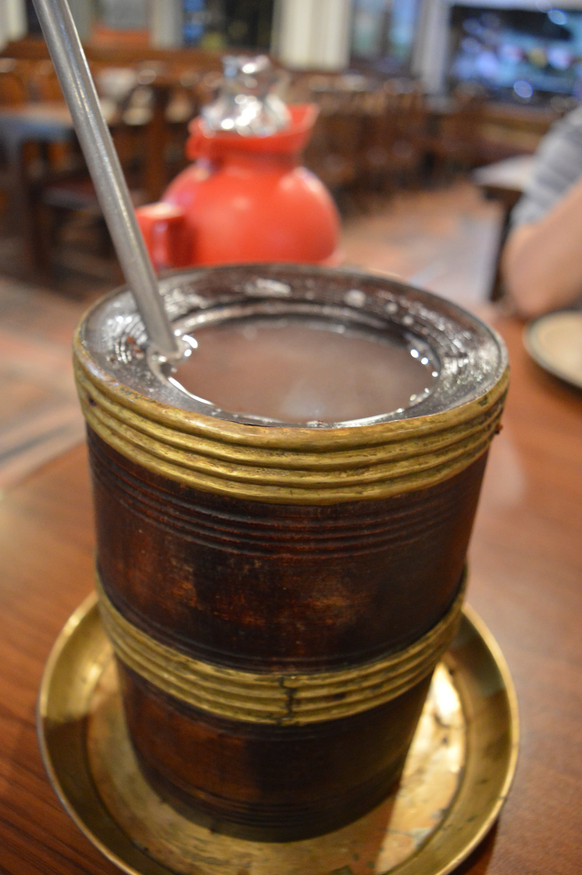 La ‘tongba’ nepalí, la cerveza de aspecto lechoso que se toma caliente ...