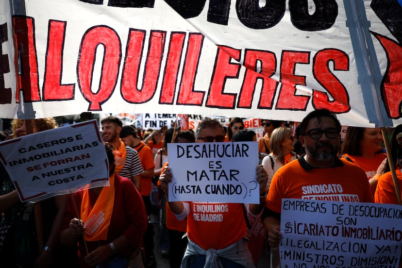 Los jóvenes abanderan la protesta masiva en Madrid por la vivienda ...