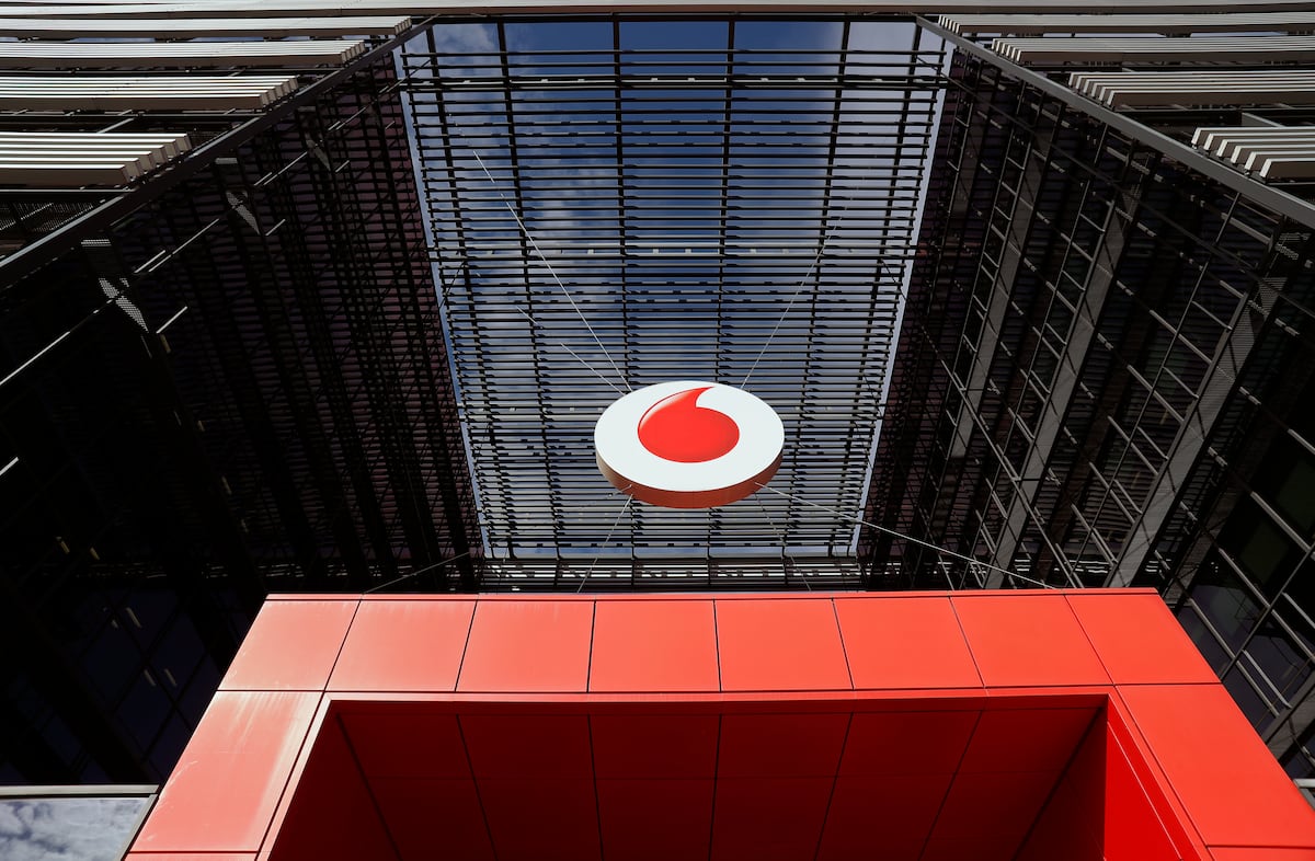 Federico Colom: Golpe de efecto de Vodafone: ficha al ex director ...