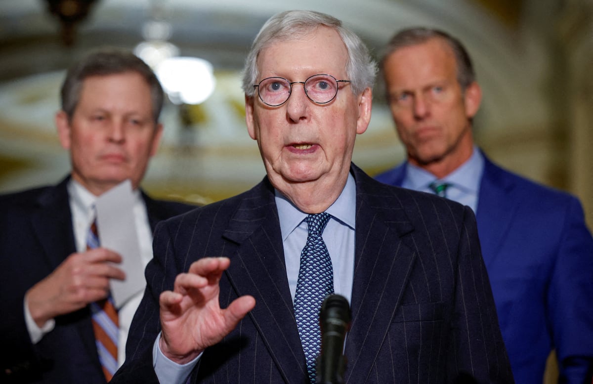 Sen. McConnell says he plans to serve his full term as leader despite ...