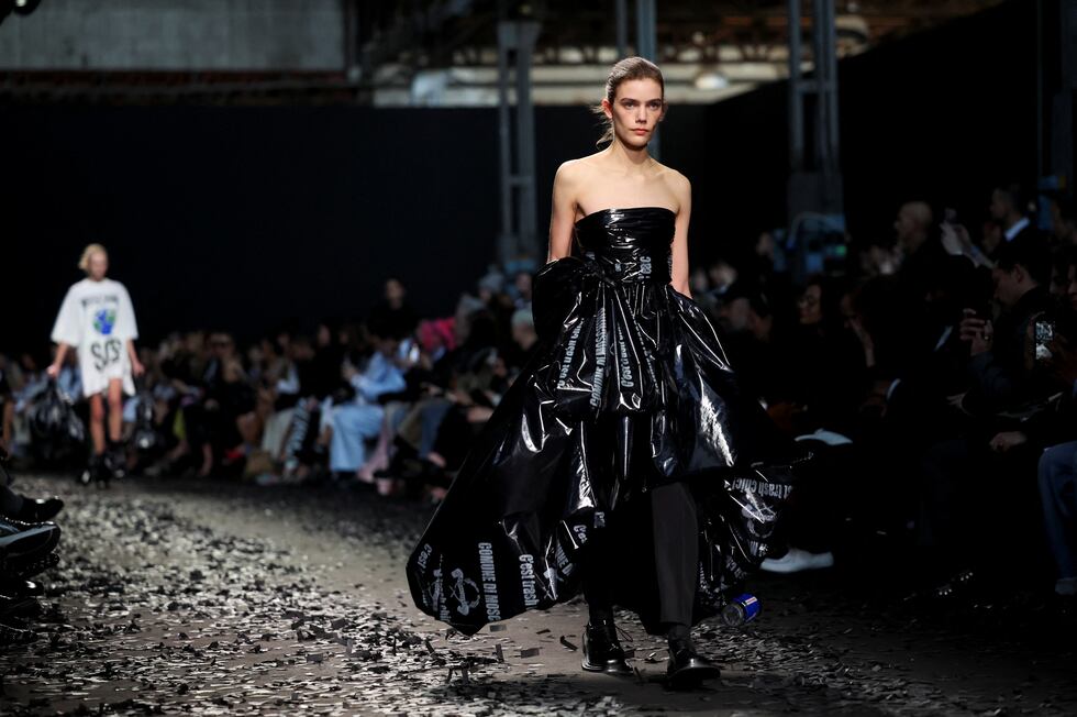 Opulencia, pieles sintéticas y ropa interior: por qué la semana de la ...