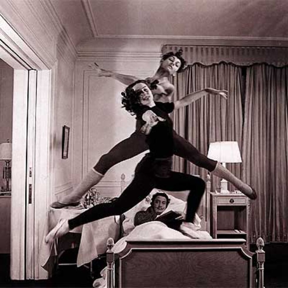 Fotografía de Eric Schaal con Dalí y dos bailarines | Cultura | EL PAÍS