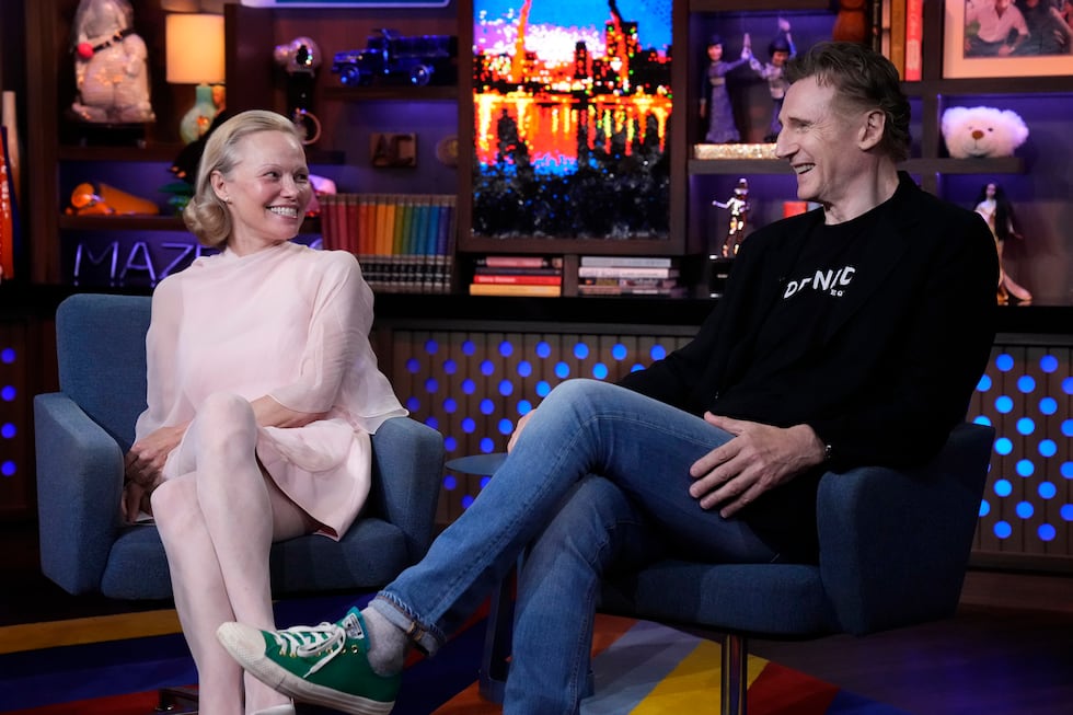 Pamela Anderson confirma que su relación sentimental con Liam Neeson ...