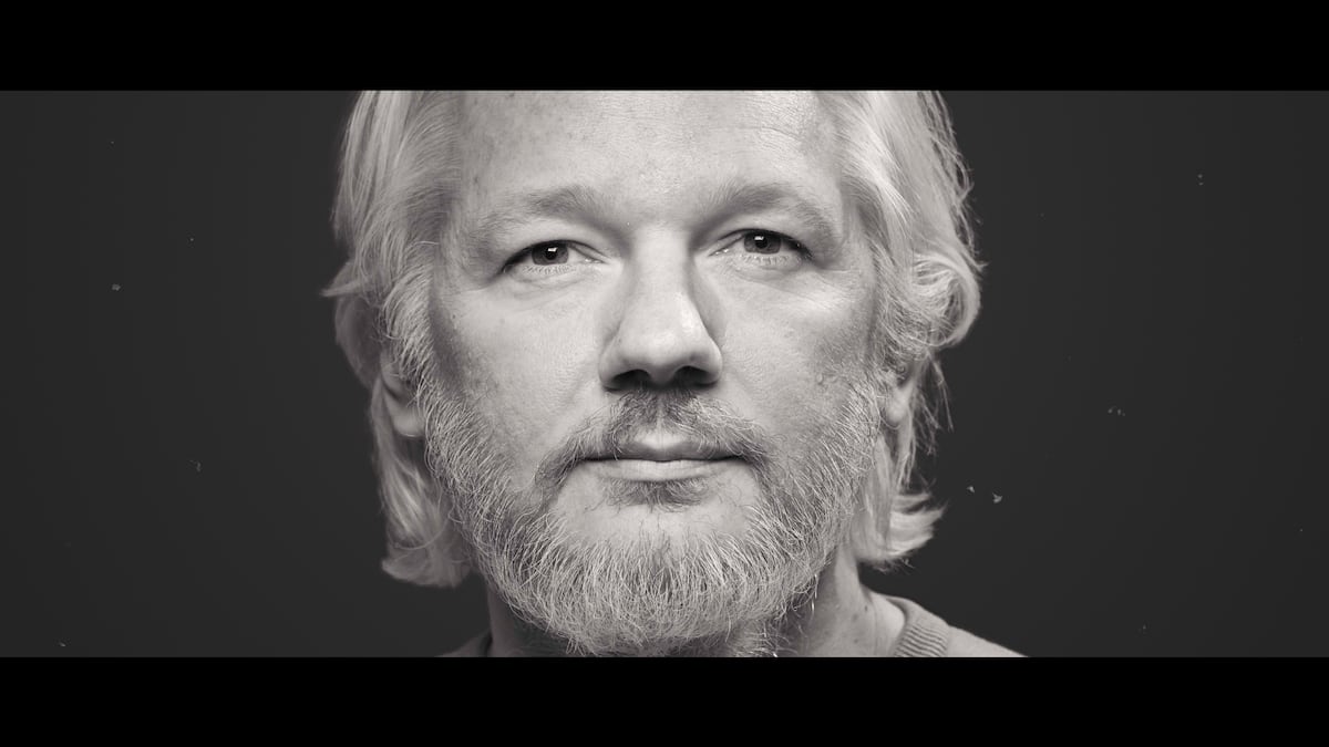 “Assange: cuatro días en los que rozó la libertad”, un documental de EL ...