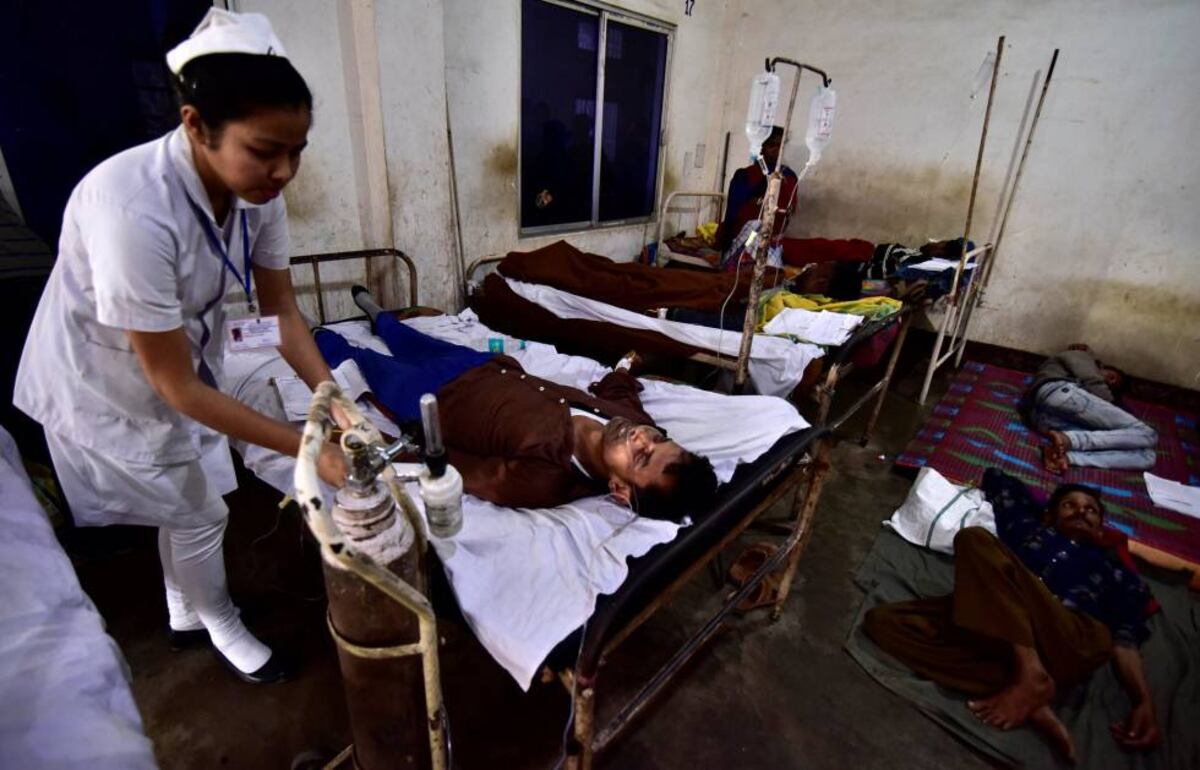 Al menos 93 muertos en India por consumir alcohol adulterado ...