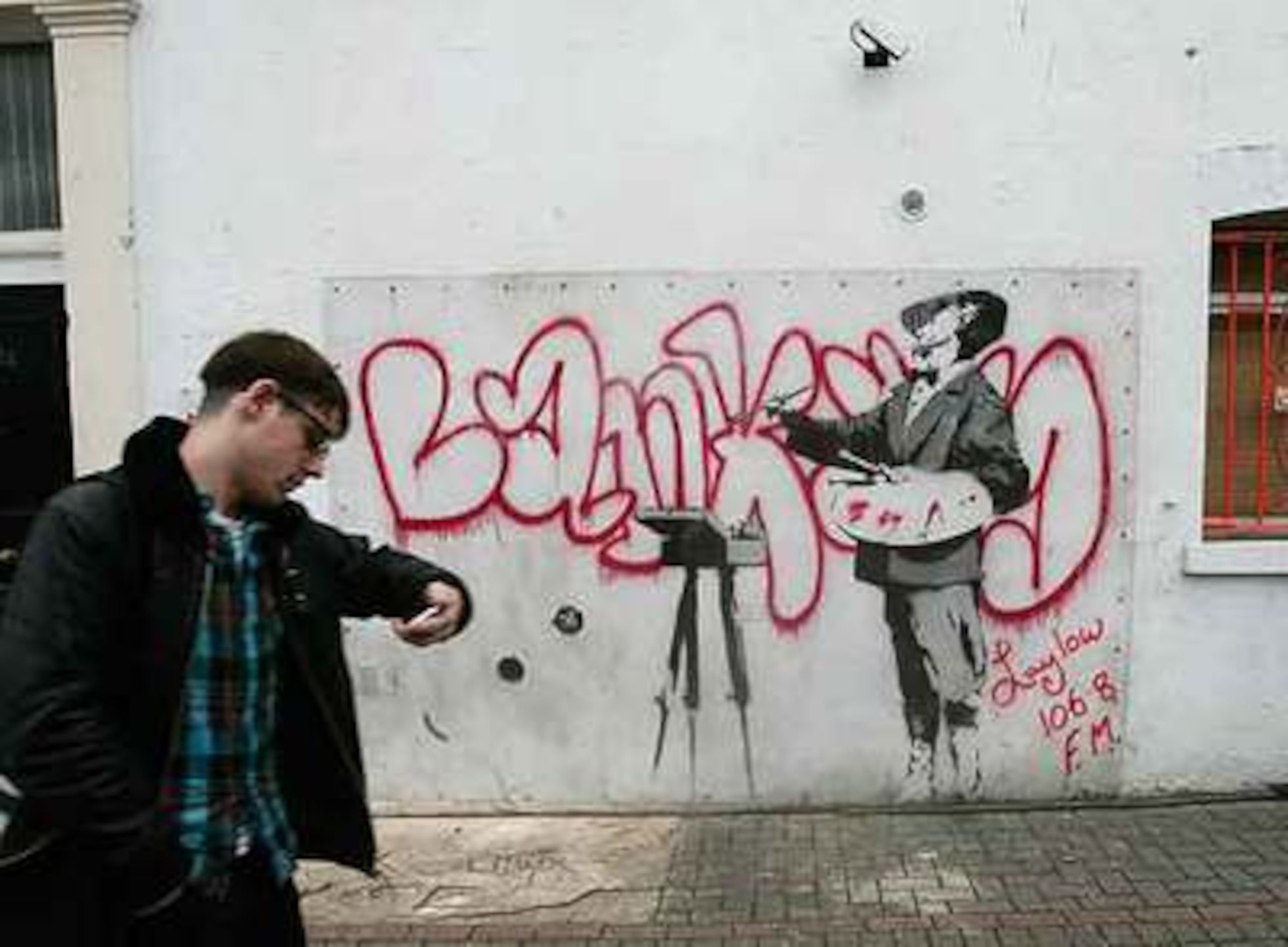 ¿Es Robin Gunningham, de 34 años, el famoso graffitero Banksy ...