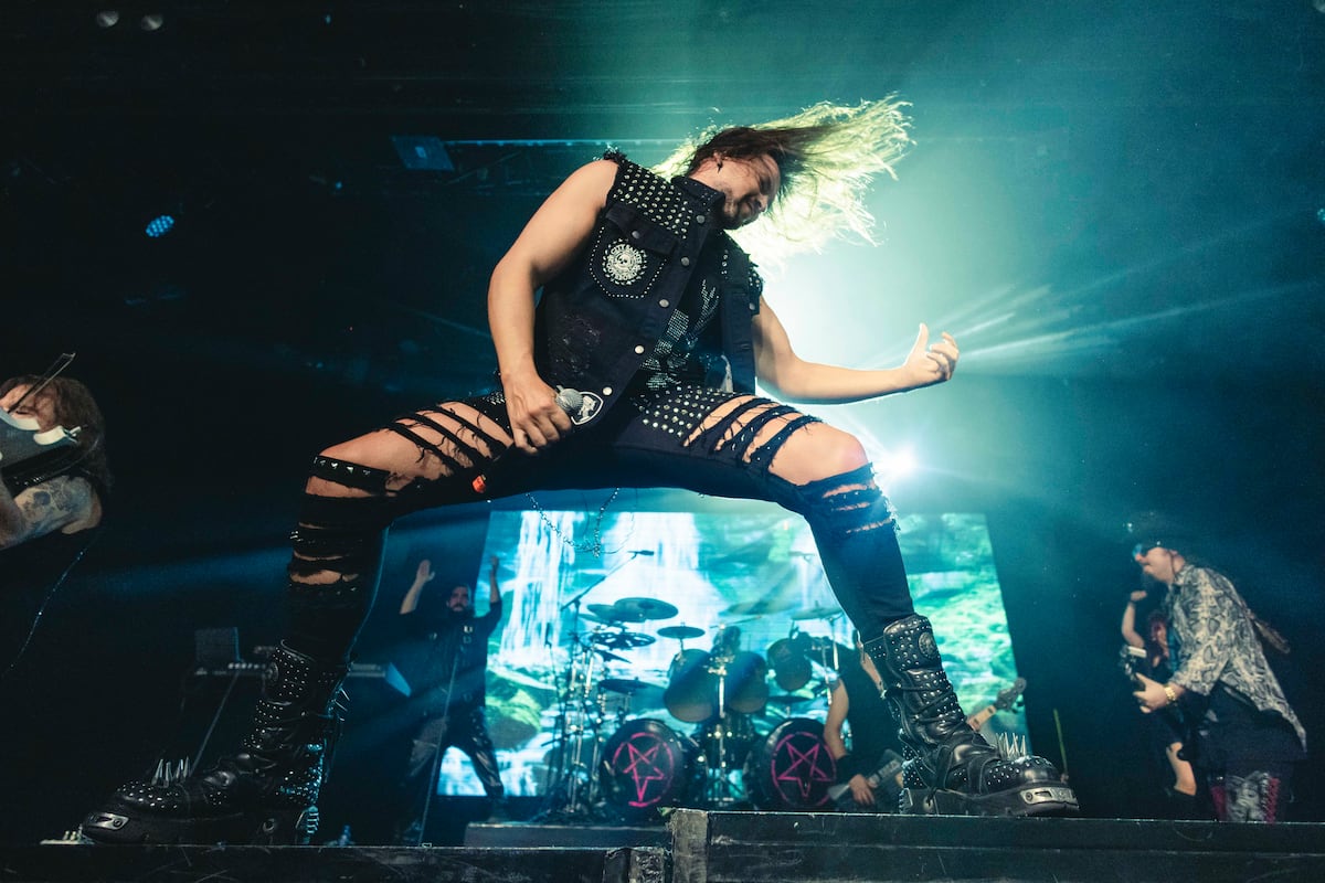 Mago de Oz inicia su gira en Madrid en una mañana repleta de rock y letras reivindicativas ...