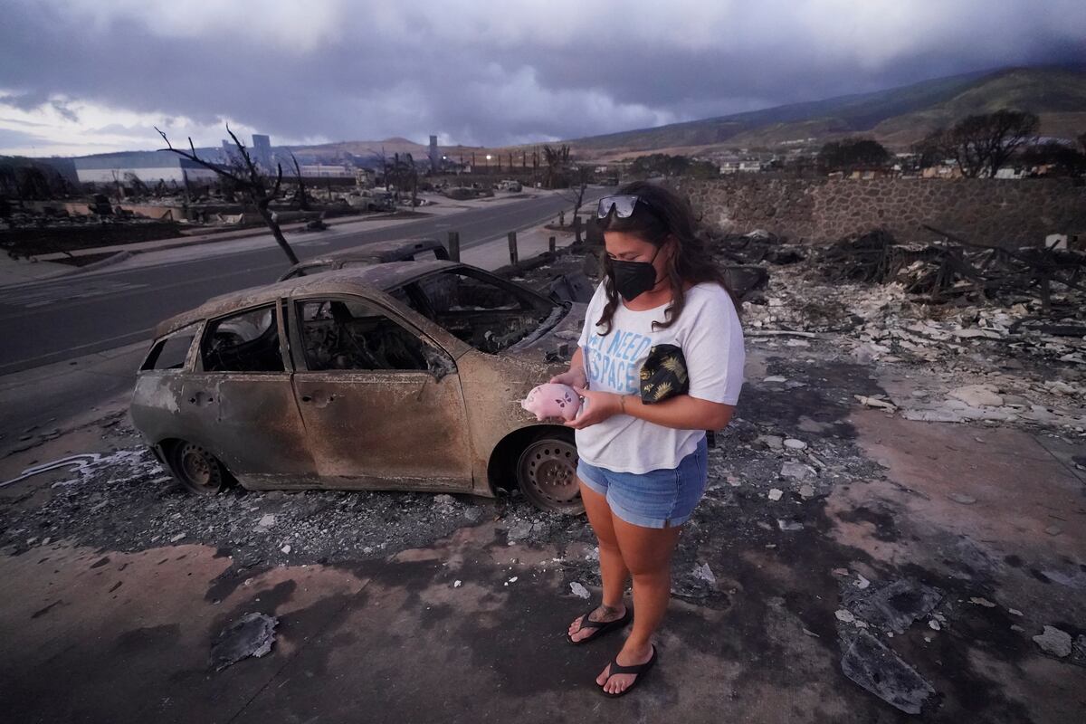 Devastation comes to light as Maui residents slowly return to charred ...