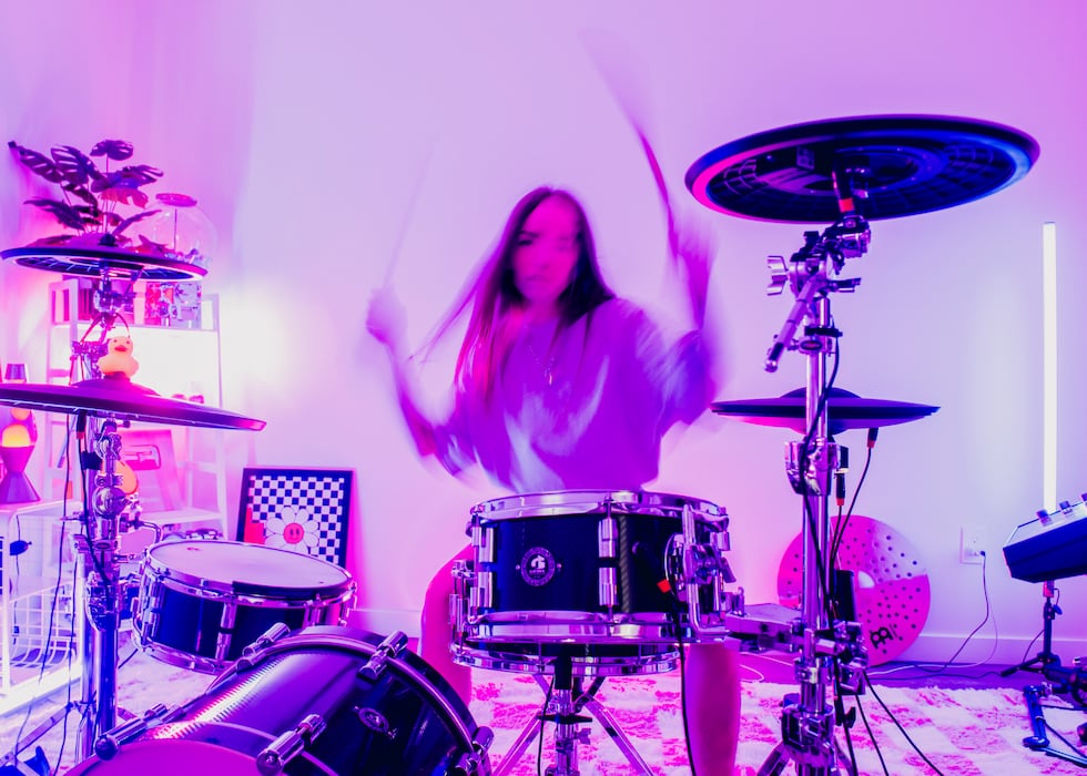 Kristina Rybalchenko, the drummer who rocks social media | People | EL ...