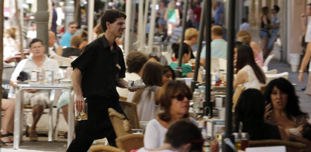Camareros y profesores, claves valencianas para distinguirse del paro ...