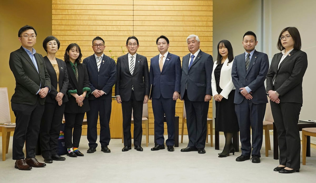 Japan PM apologizes to LGBTQ activists over ex-aide’s remark ...