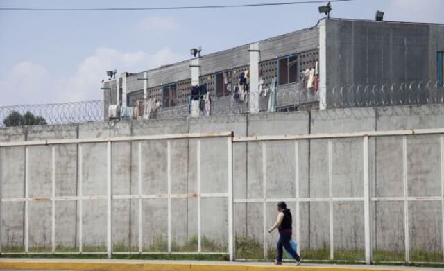 Inmates in Mexico hold the government hostage from their prison cells ...