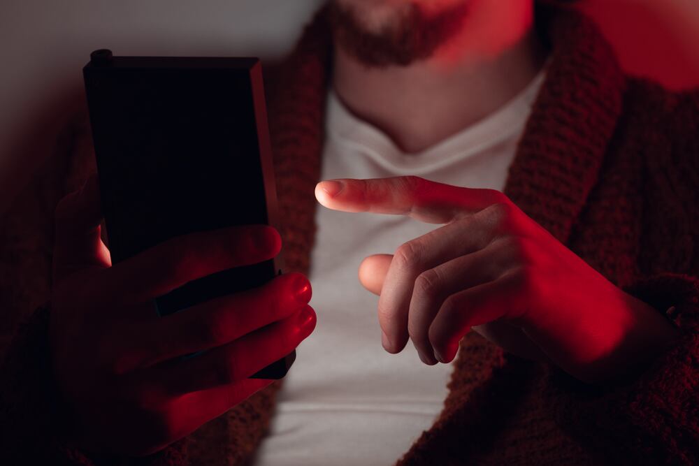 Colapsa el esquema del gurú Henry Jones: TSQ Investment y Hellobit bloquean las retiradas de ...