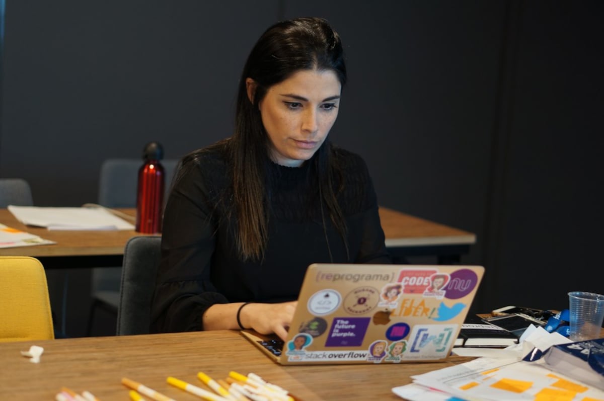 Mariel Reyes Milk: A economista que ‘reprograma’ a vida das mulheres no ...