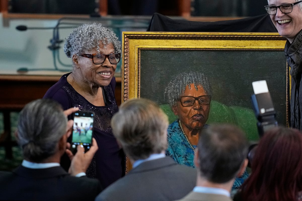 Opal Lee, ‘grandmother of Juneteenth,’ gets Texas portrait | U.S. | EL ...