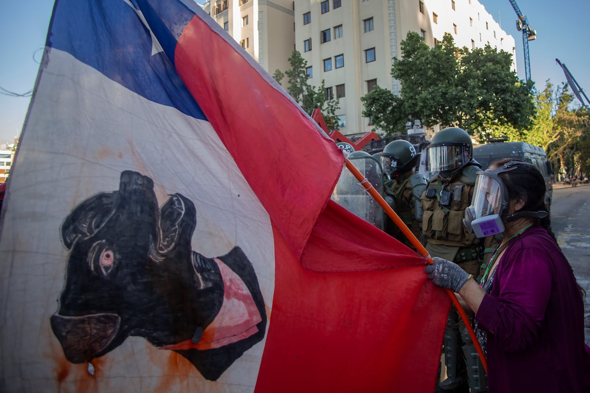 El símbolo de la protesta en Chile de 2019, el ‘perro matapacos’, al ...