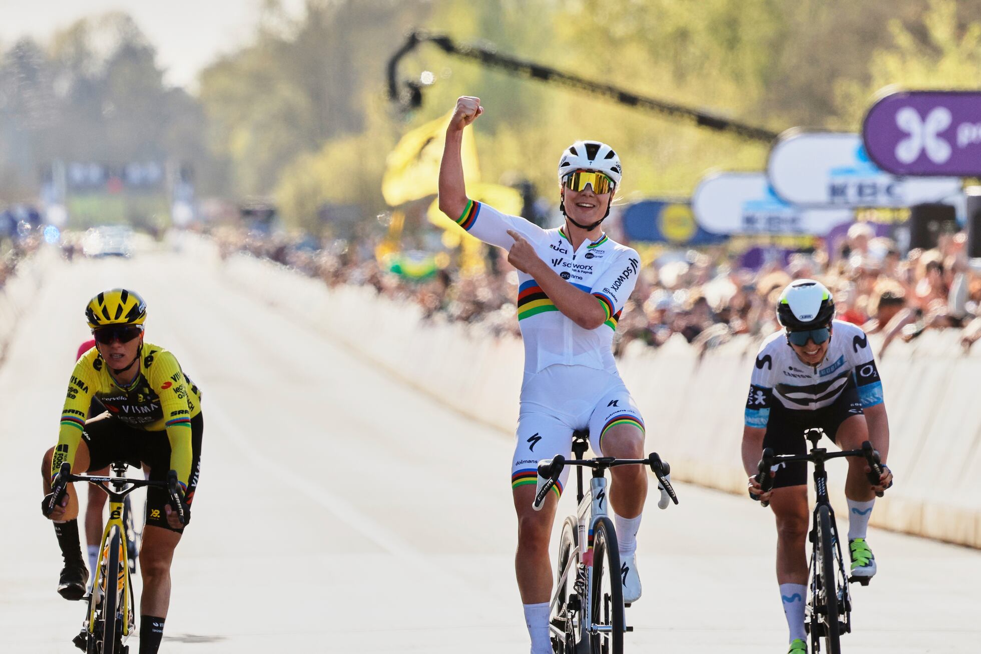 Pogacar gana su segundo Tour de Flandes tras eliminar a Van der Poel en el Viejo Quaremont ...