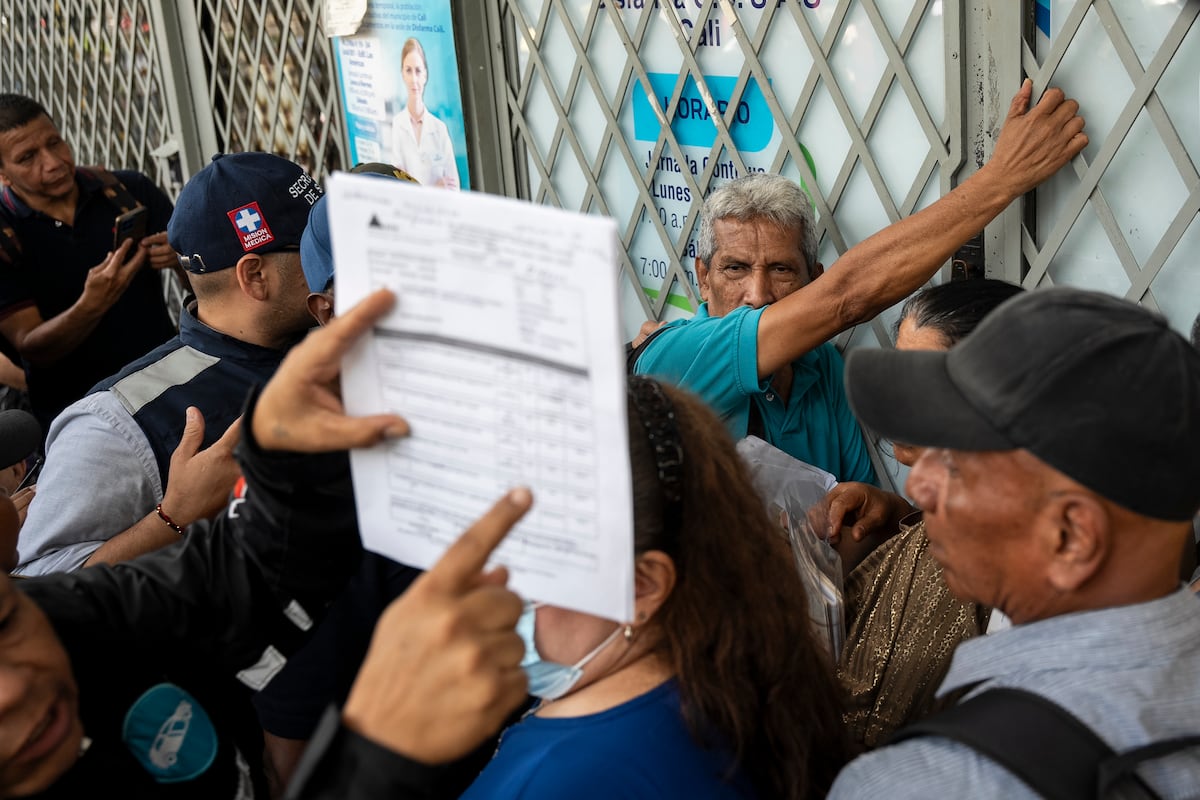 Asian angel anal while traveling to Montreal for work and