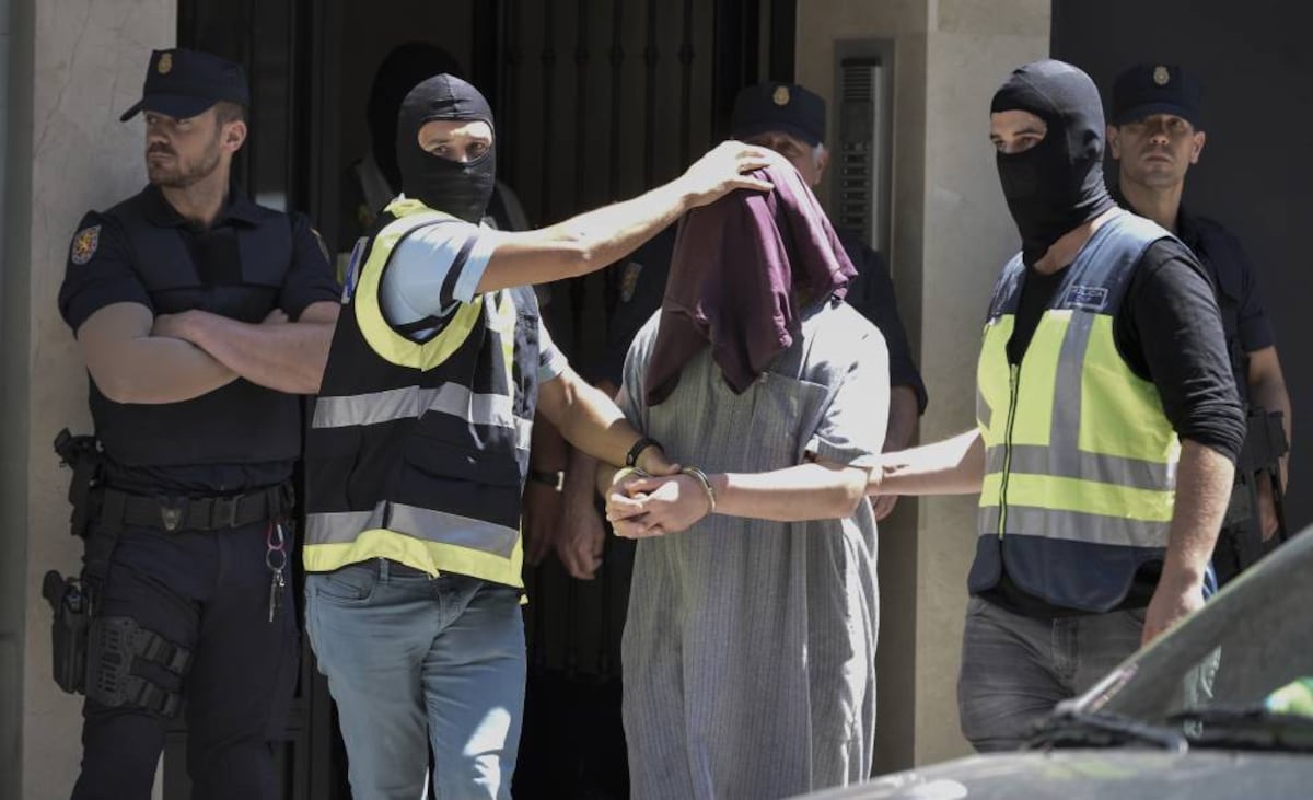 Islamic State recruitment in Spain: Four arrested in Ceuta accused of ...