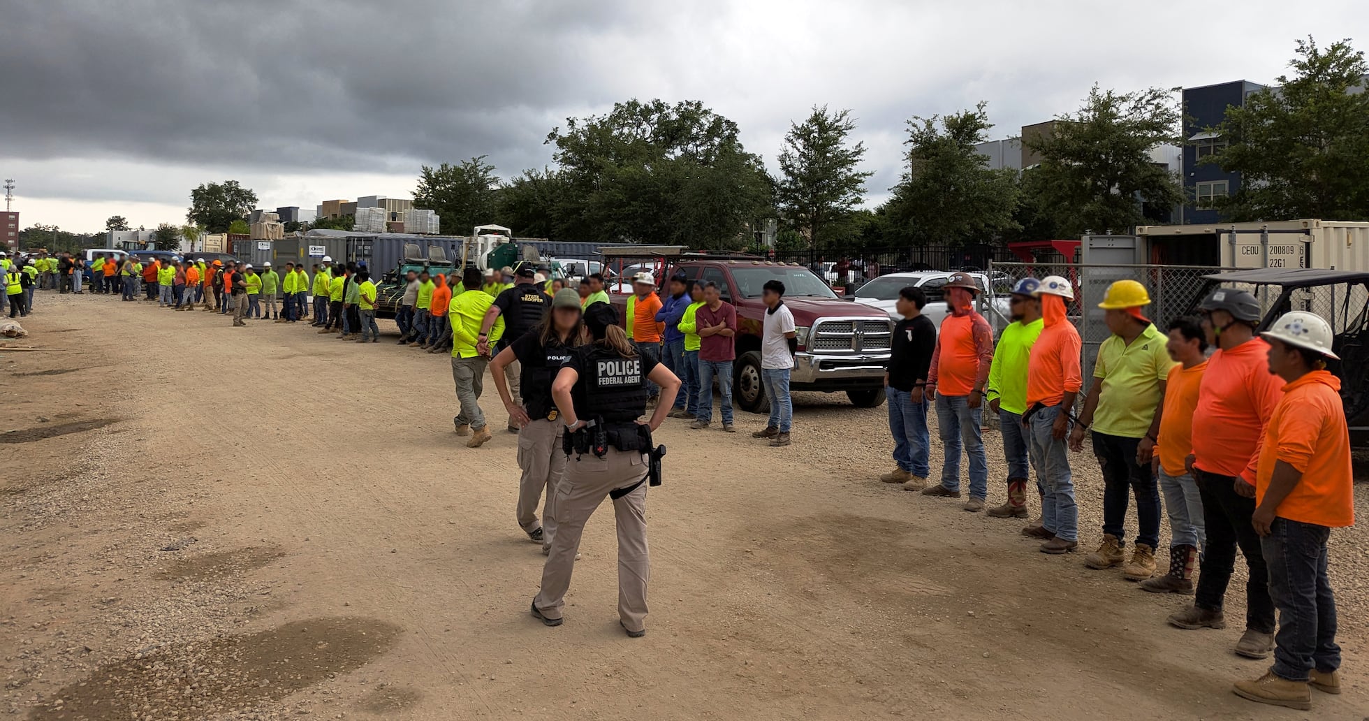 Fear of raids paralyzes migrant farmworkers in Florida | U.S. | EL PAÍS ...