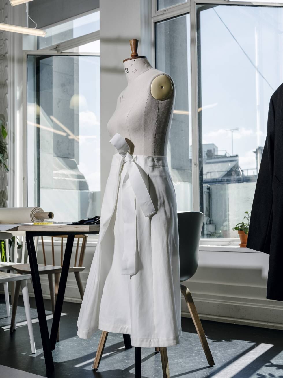 COS, la marca de ropa sueca que arrasa huyendo de las tendencias | EL ...