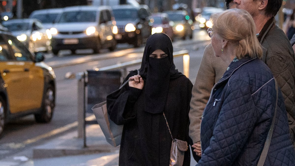 El Gobierno rechaza la prohibición del burka impulsada por Vox y PP ...