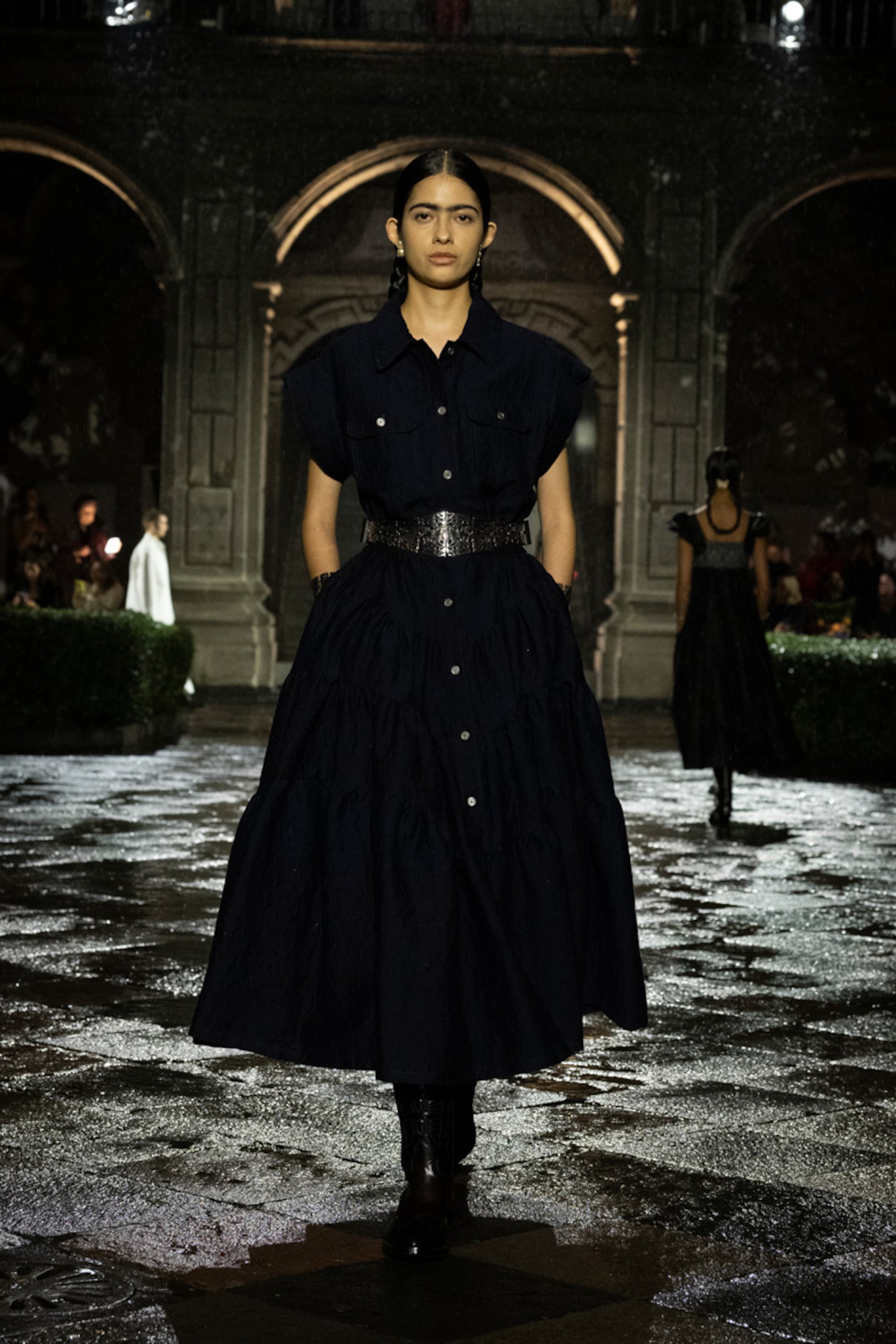 El homenaje de Dior a Frida Kahlo | Fotos | S Moda: Revista de moda ...