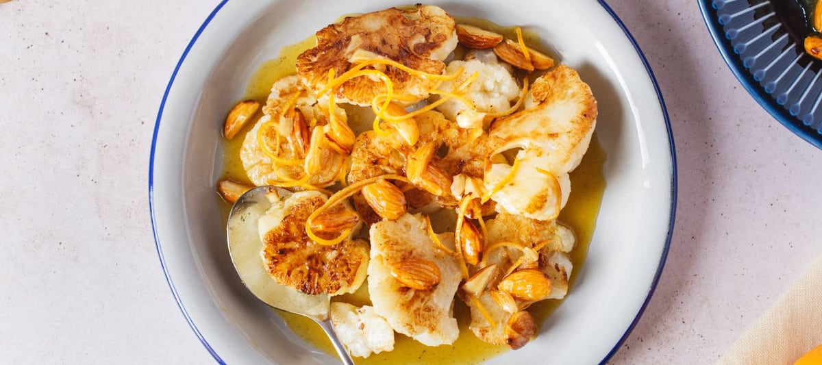 Coliflor con naranja, almendras y miel | Recetas | Gastronomía | EL PAÍS