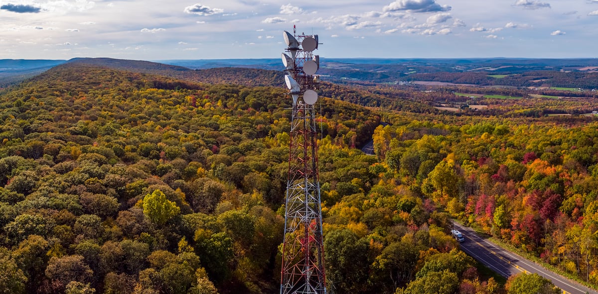 Americans reporting nationwide cellular outages from AT&T, Cricket ...