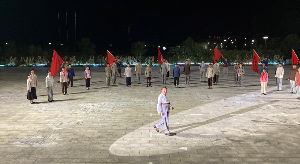 Viaje por la meca del ‘turismo rojo’: los 75 años de China desde ...