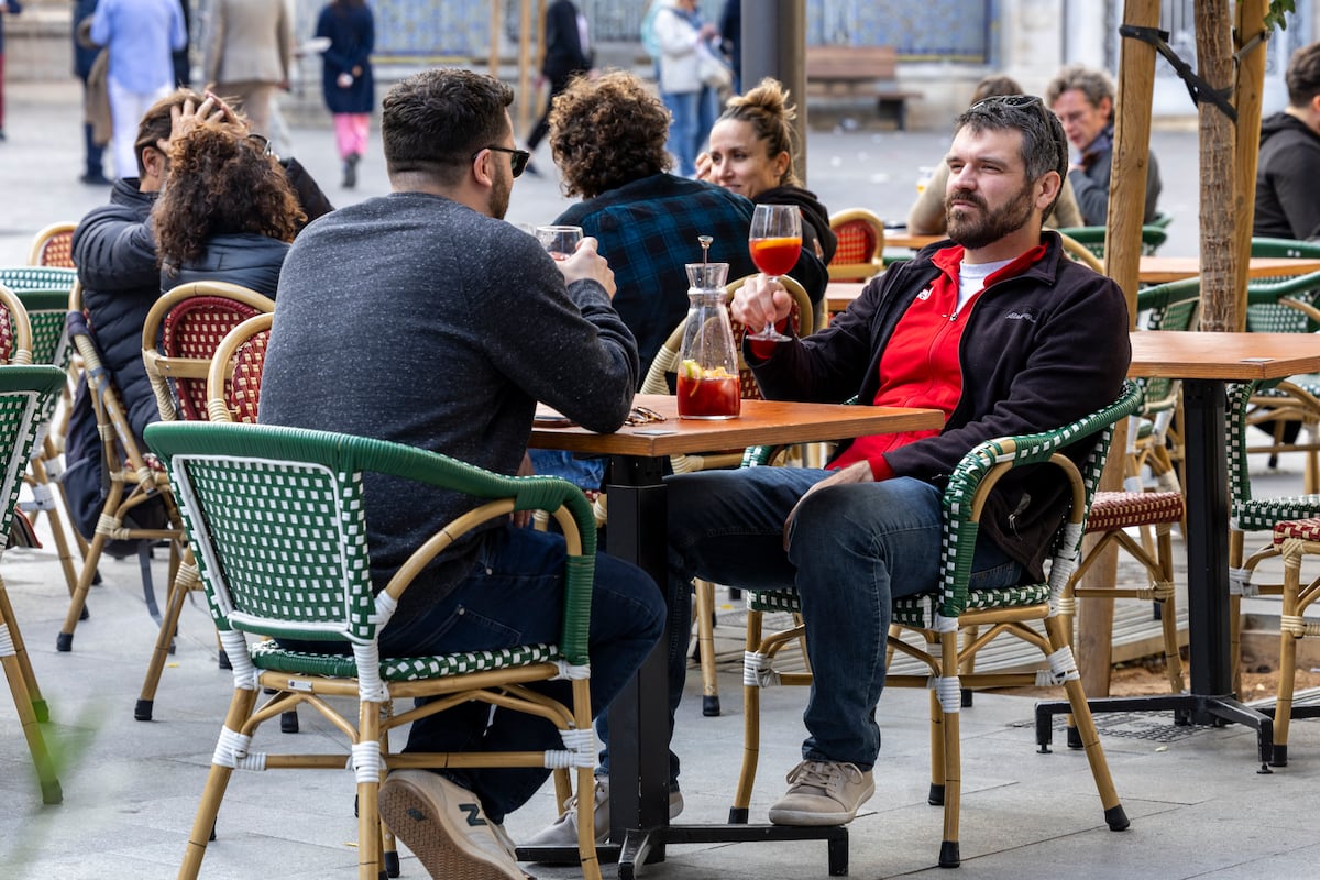 Así son los sobrio-curiosos: beben alcohol pero “de manera consciente ...