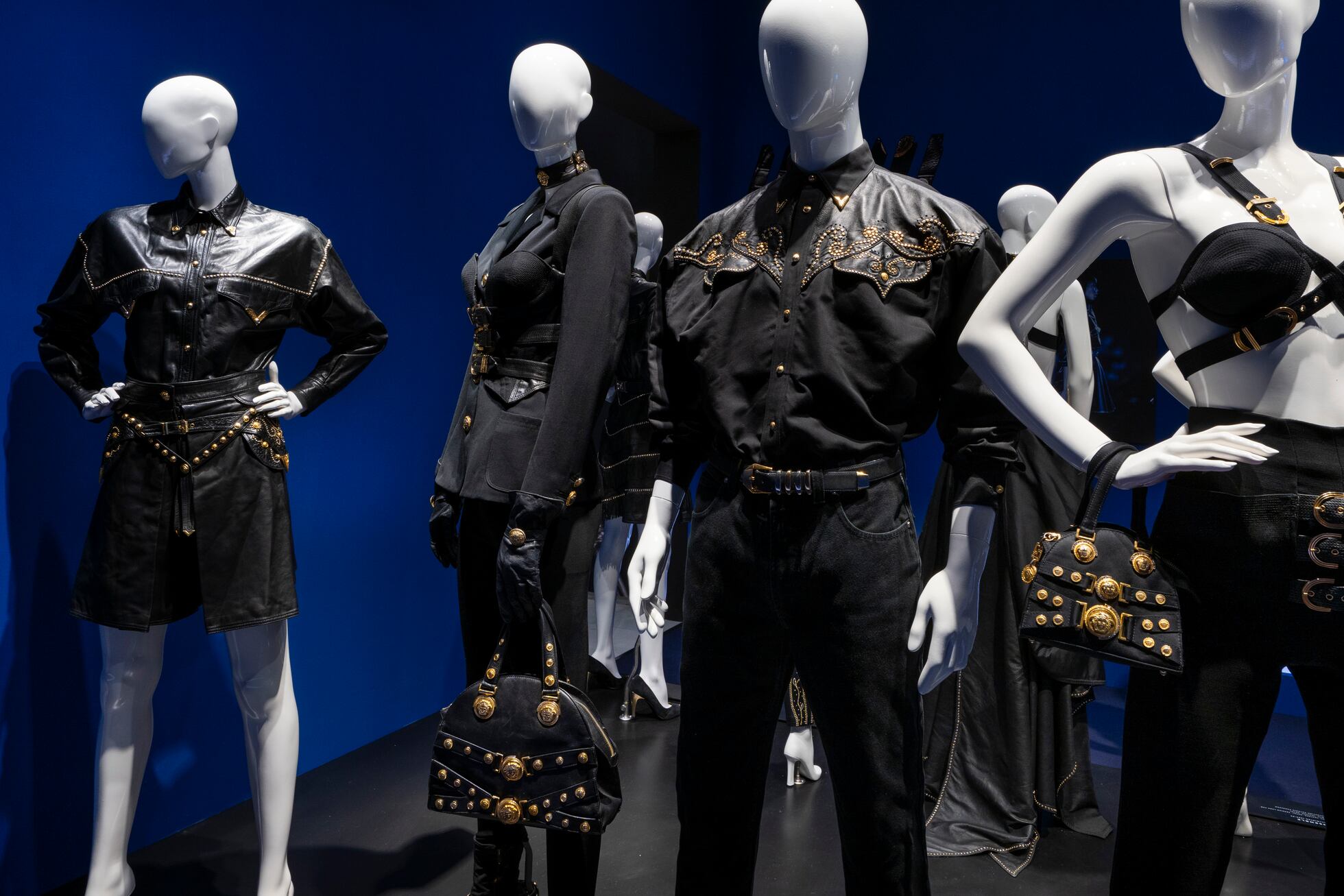 Málaga acoge la primera gran retrospectiva sobre Gianni Versace en ...