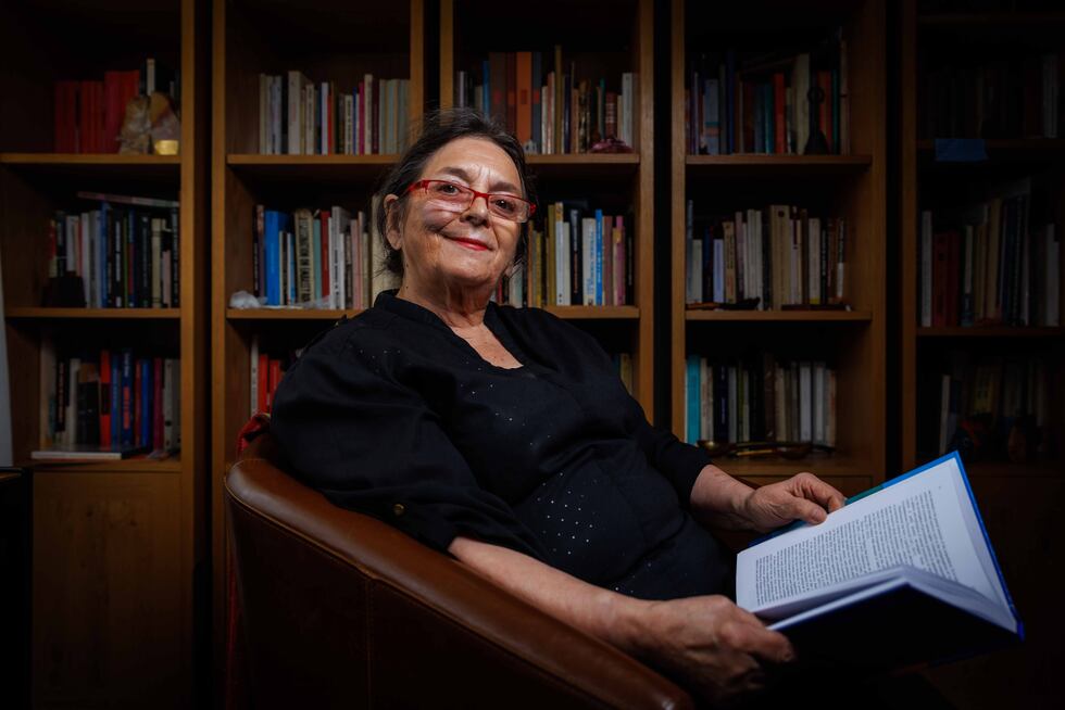 Elizabeth Lira, académica: “En Chile, el valor de la verdad vale poco ...