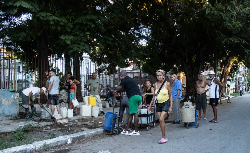 Otra crisis desespera a los cubanos: más de tres millones sufren la ...