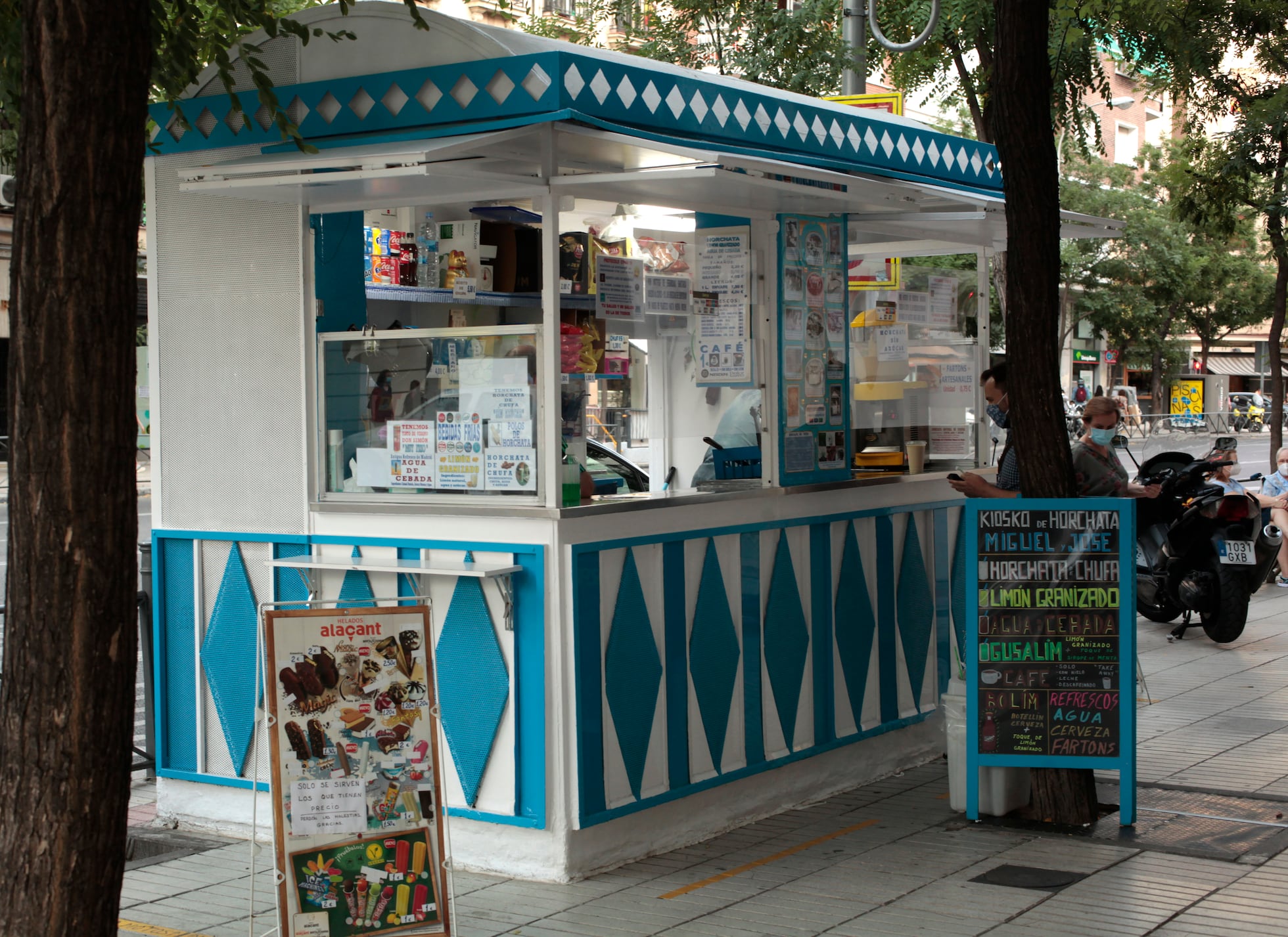 Dónde tomar horchata artesana y la tradicional agua de cebada “en ...