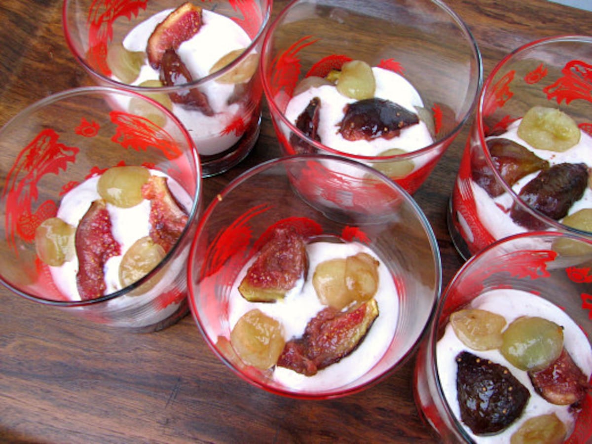 Higos al horno con uvas y crema fresca | Recetas | Gastronomía | EL PAÍS