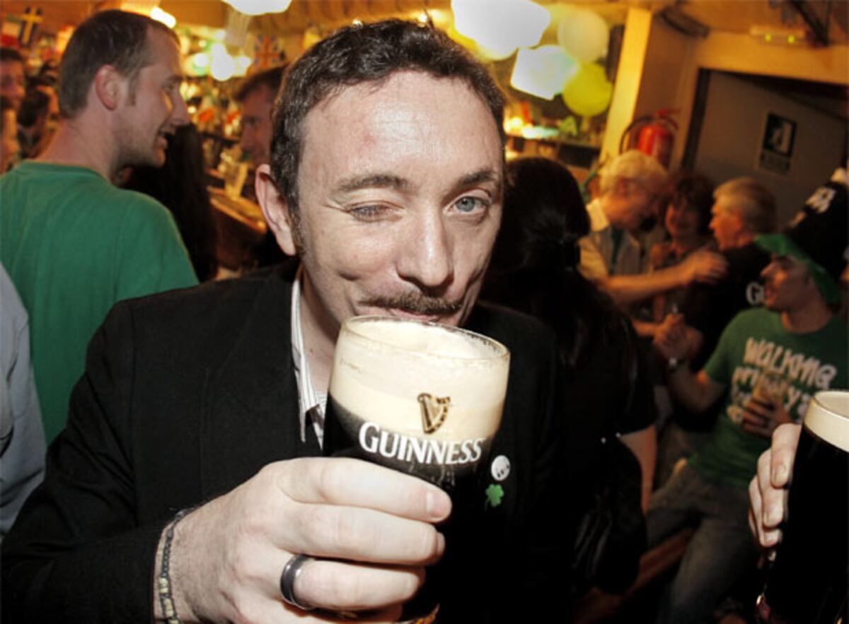 El músico Garret Wall, en el pub irlandés FInbar's | Noticias de Madrid ...