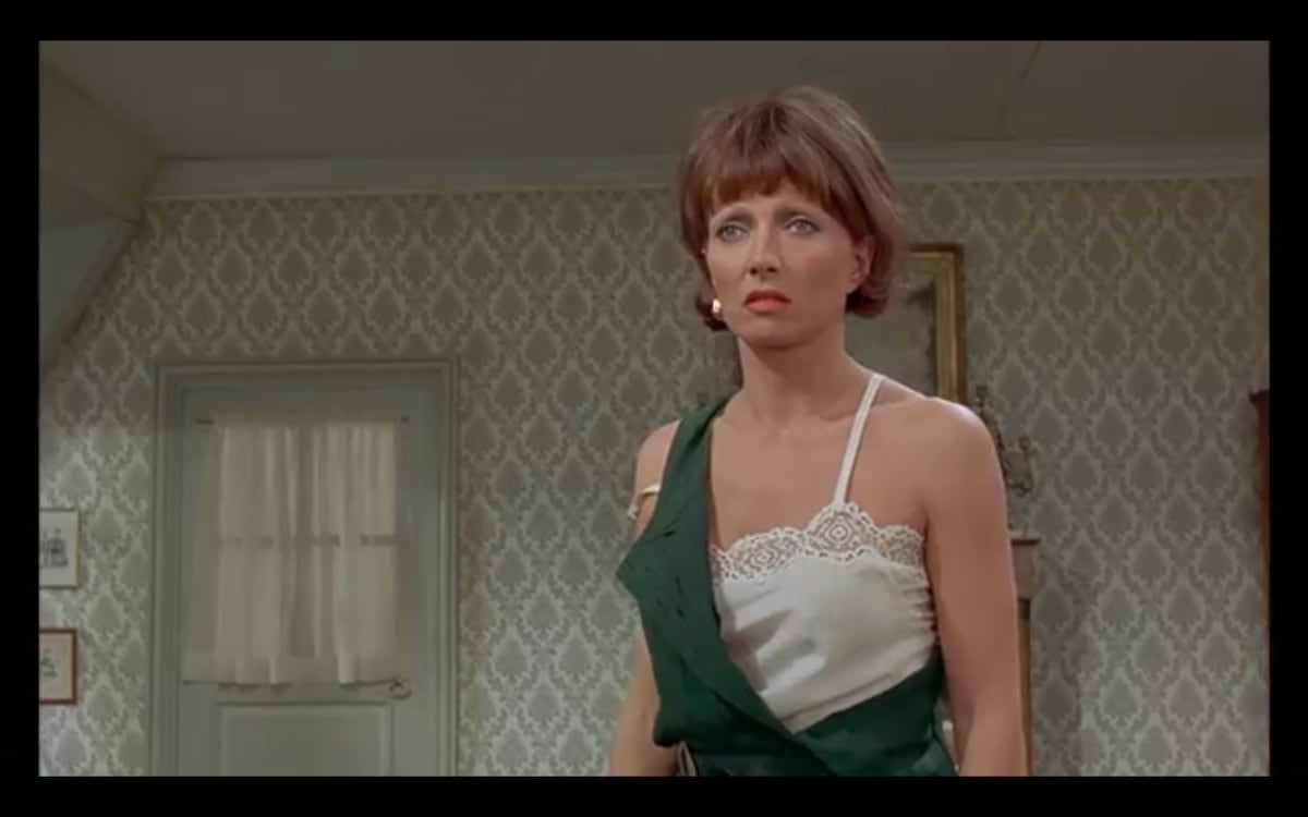 El significado oculto del vestuario de ‘El discreto encanto de la ...