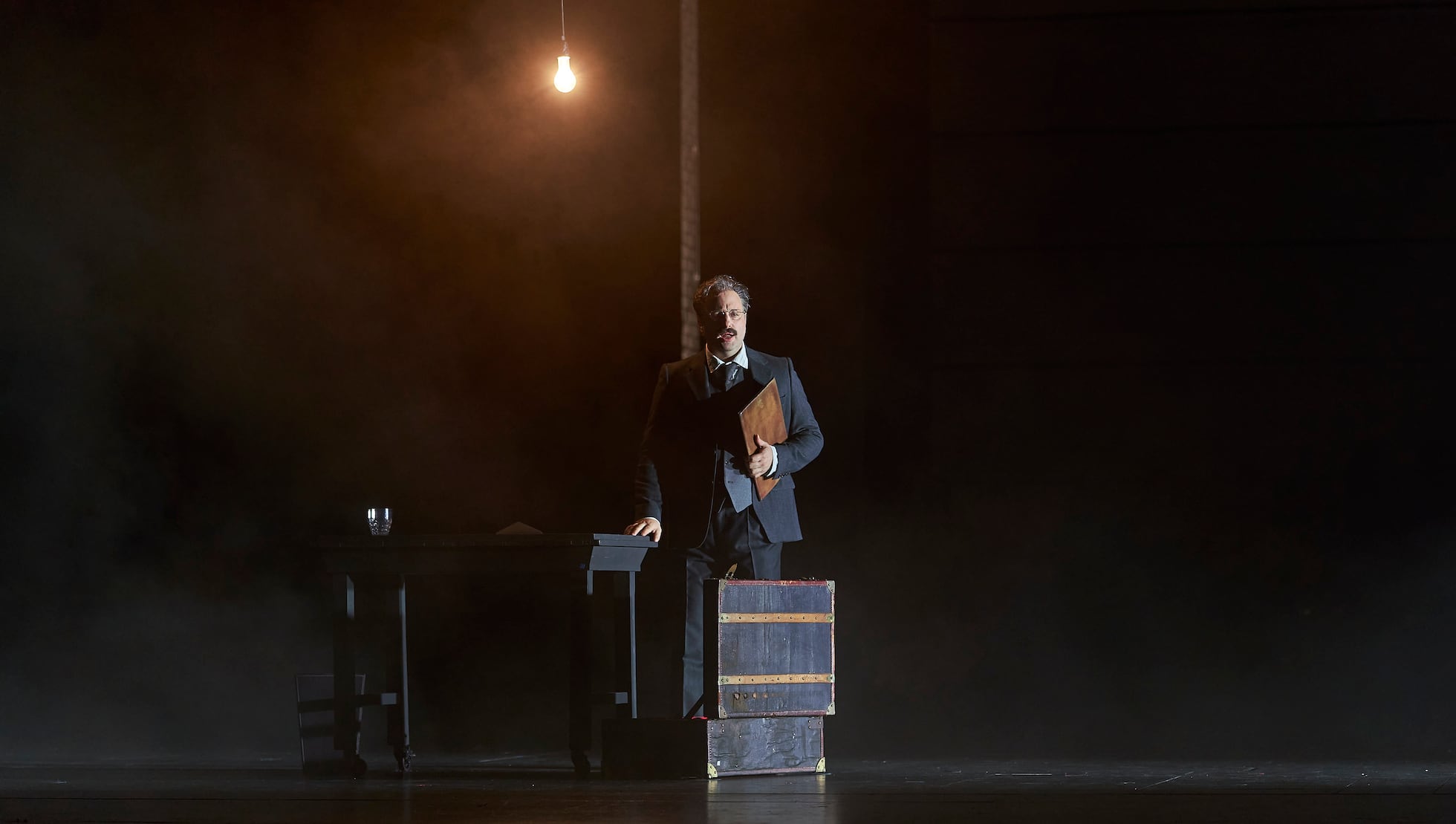 El Liceu estrena la primera ópera de Ros-Marbà dedicada a la figura de Walter Benjamin ...