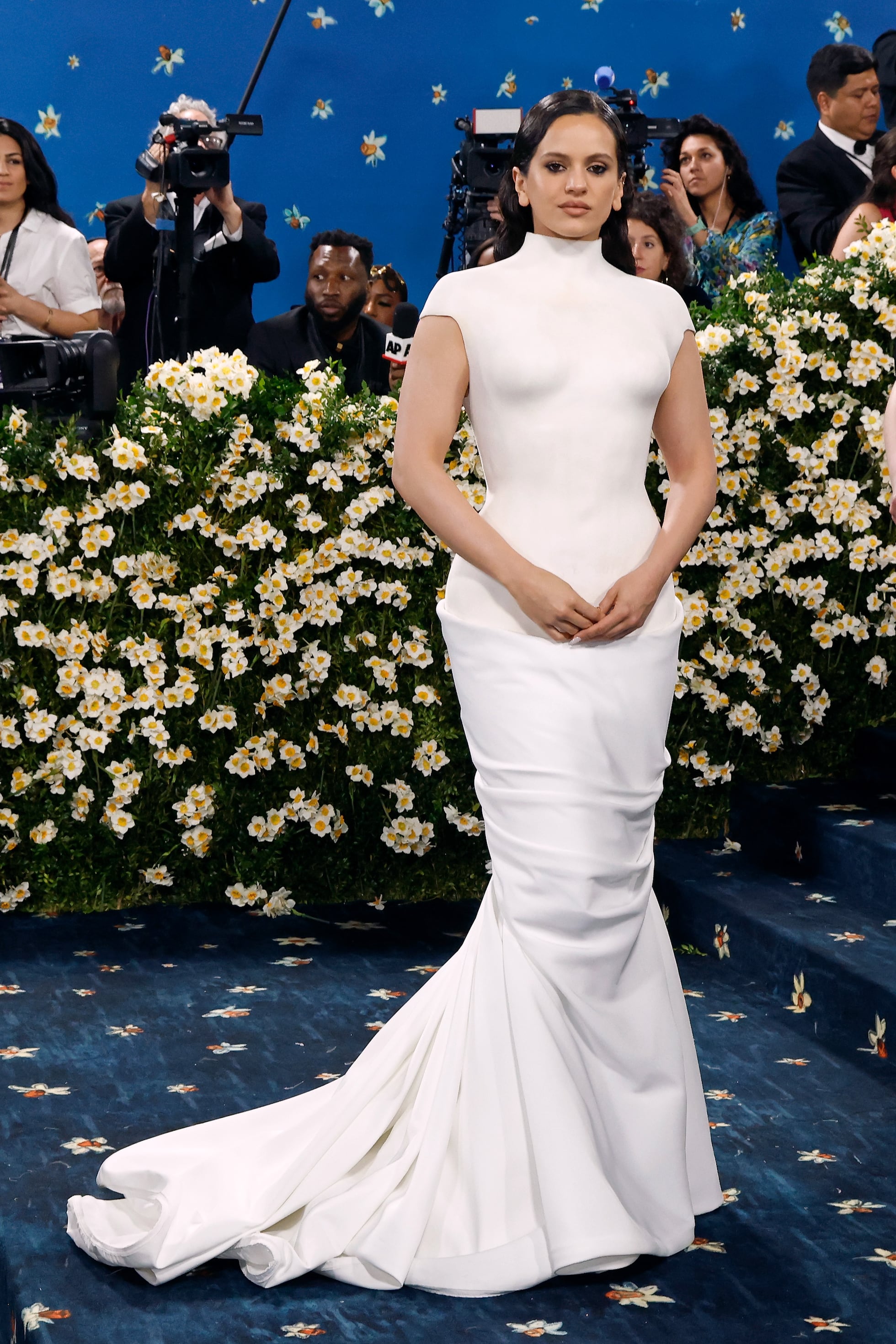 El vestido ‘segunda piel’ de Rosalía en el MET es un sueño que comenzó ...