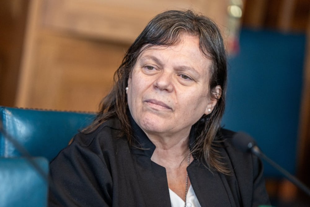 Mónica Ferrero: Un atentado con granada contra la jefa de los fiscales ...