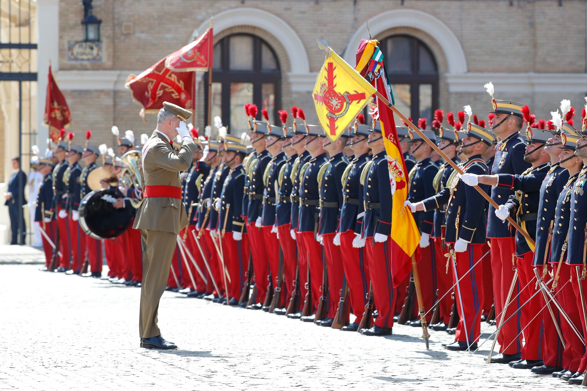 Las imágenes de la princesa Leonor tras ser nombrada alférez alumna y ...