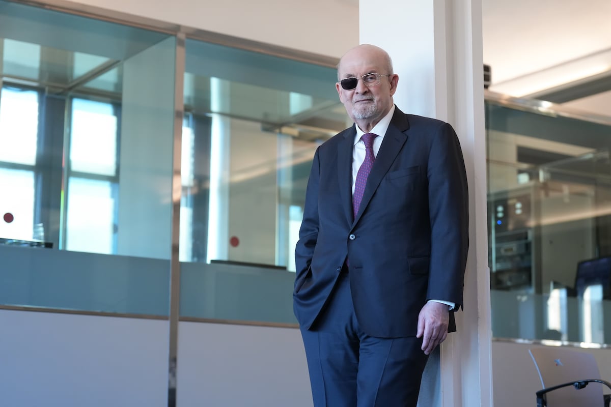 Salman Rushdie: “Oscuridad es la palabra que mejor define este presente ...